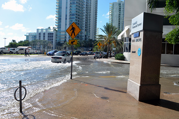 King tides cause flooding in Florida in fall 2017 | NOAA Climate.gov